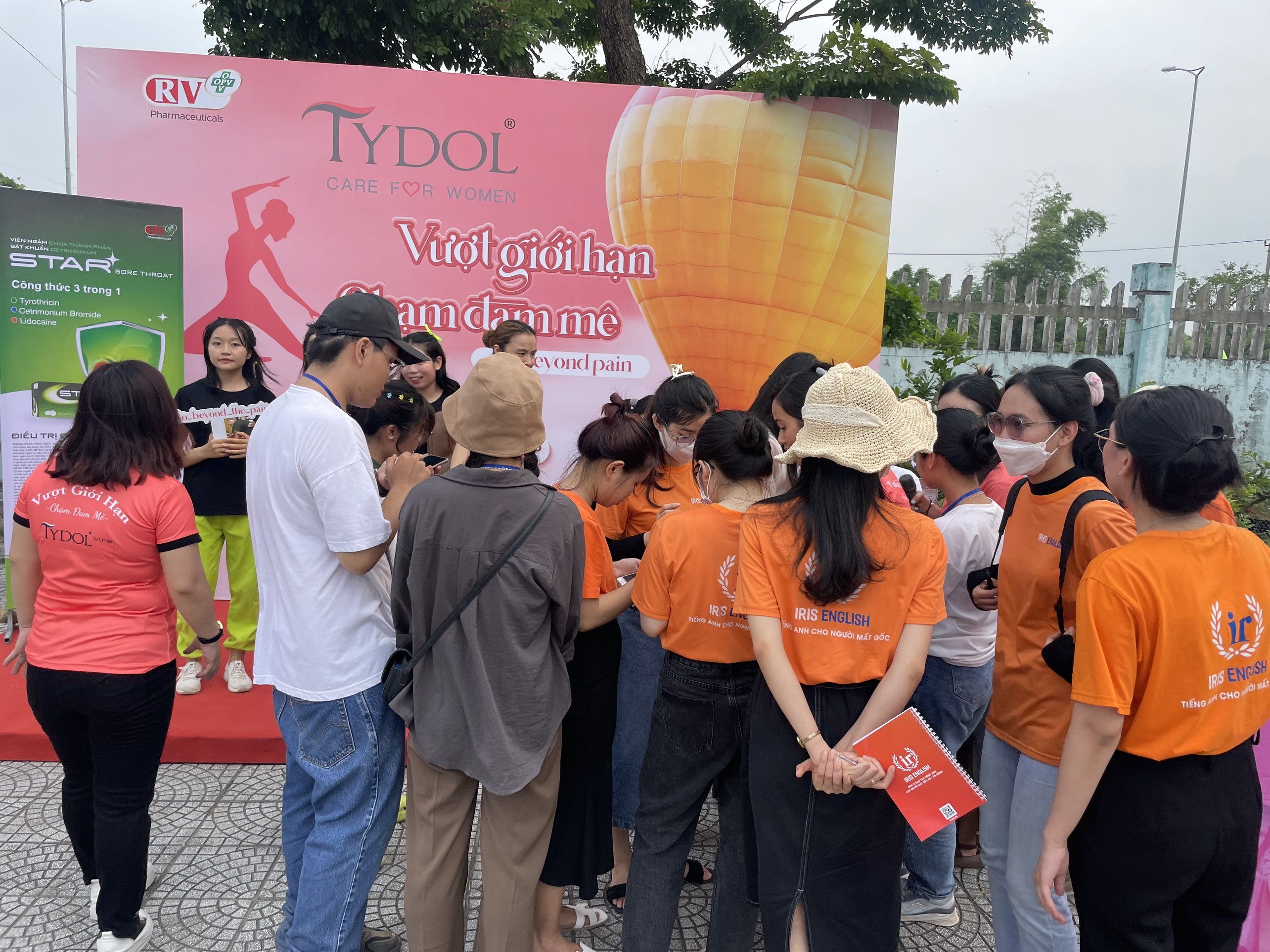 Thương hiệu thuốc giảm đau TYDOL Plus tài trợ sự kiện tại Đại học Kỹ ...